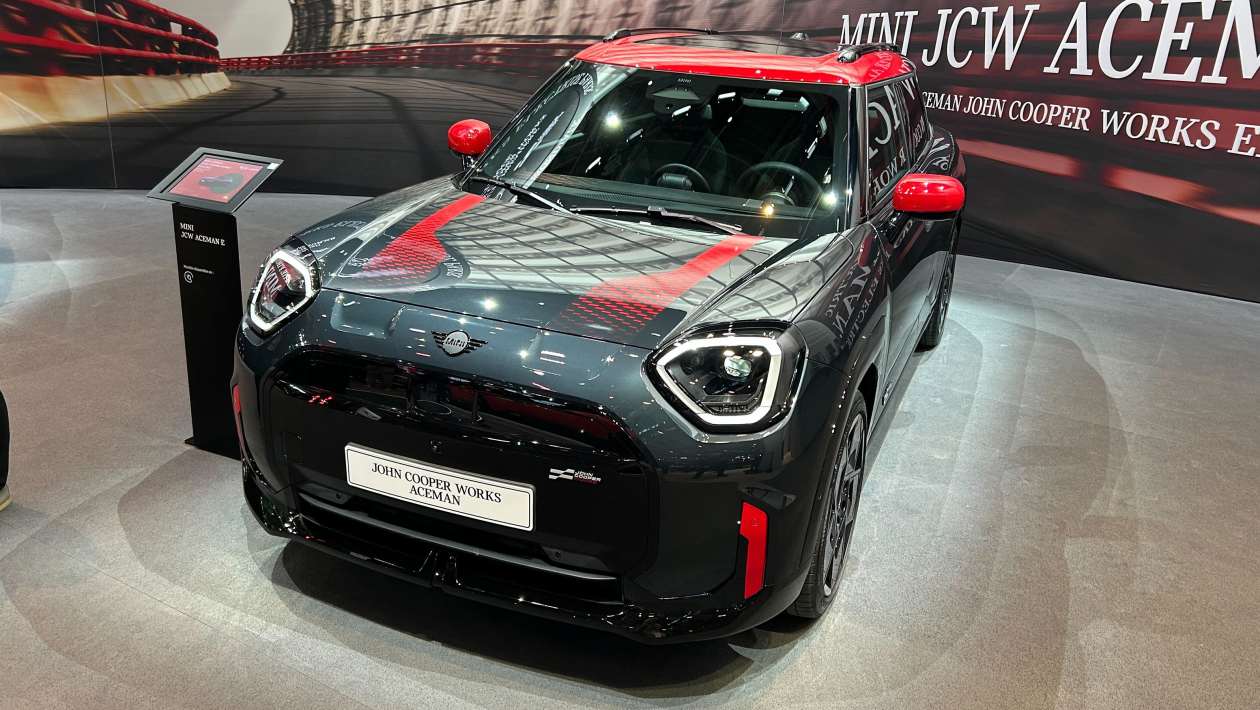 New MINI John Cooper Works Aceman sizes up MG4 XPower | Auto Express